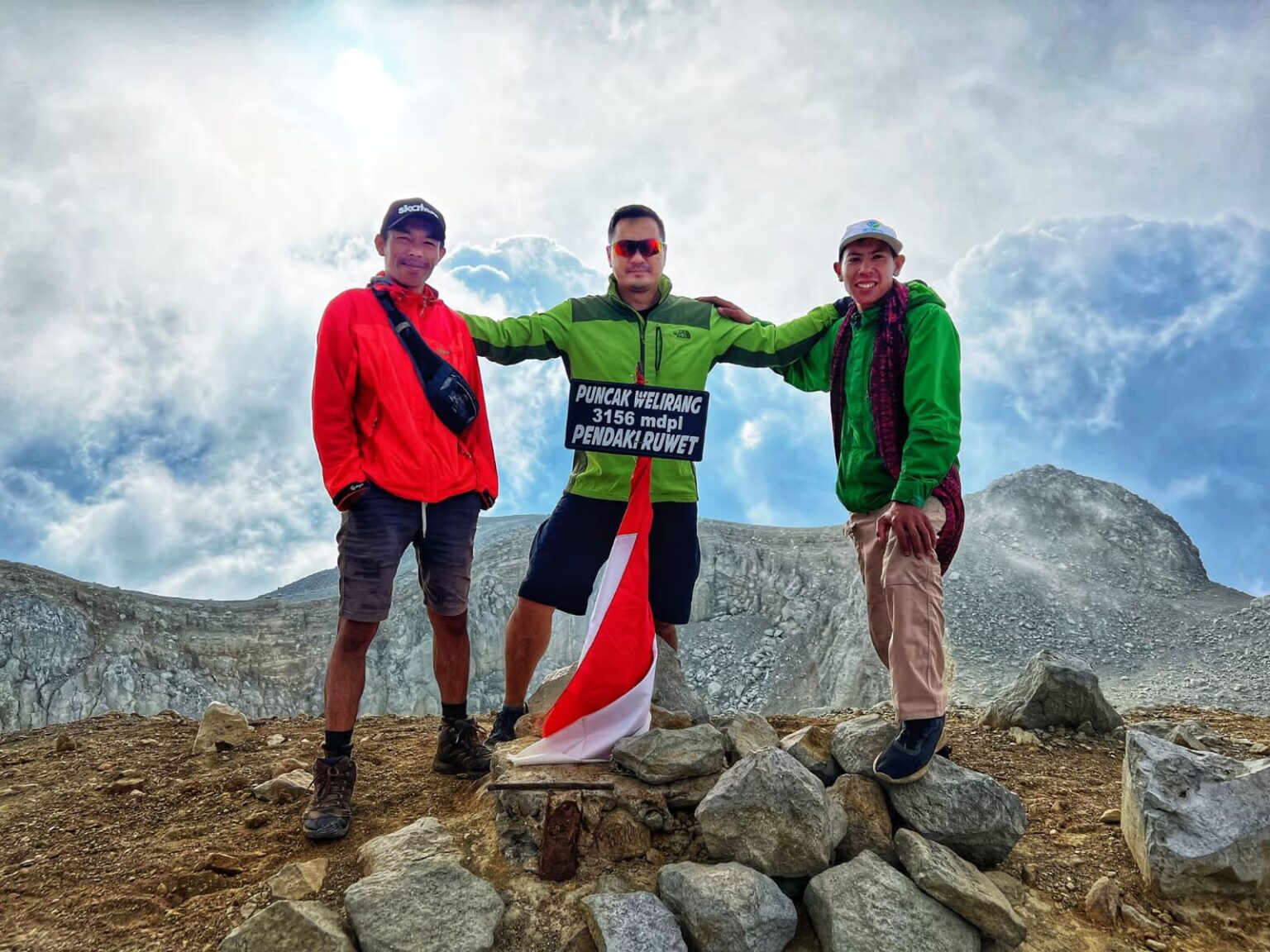 Mount Arjuno Welirang Trekking Package • Mount Bromo Travel